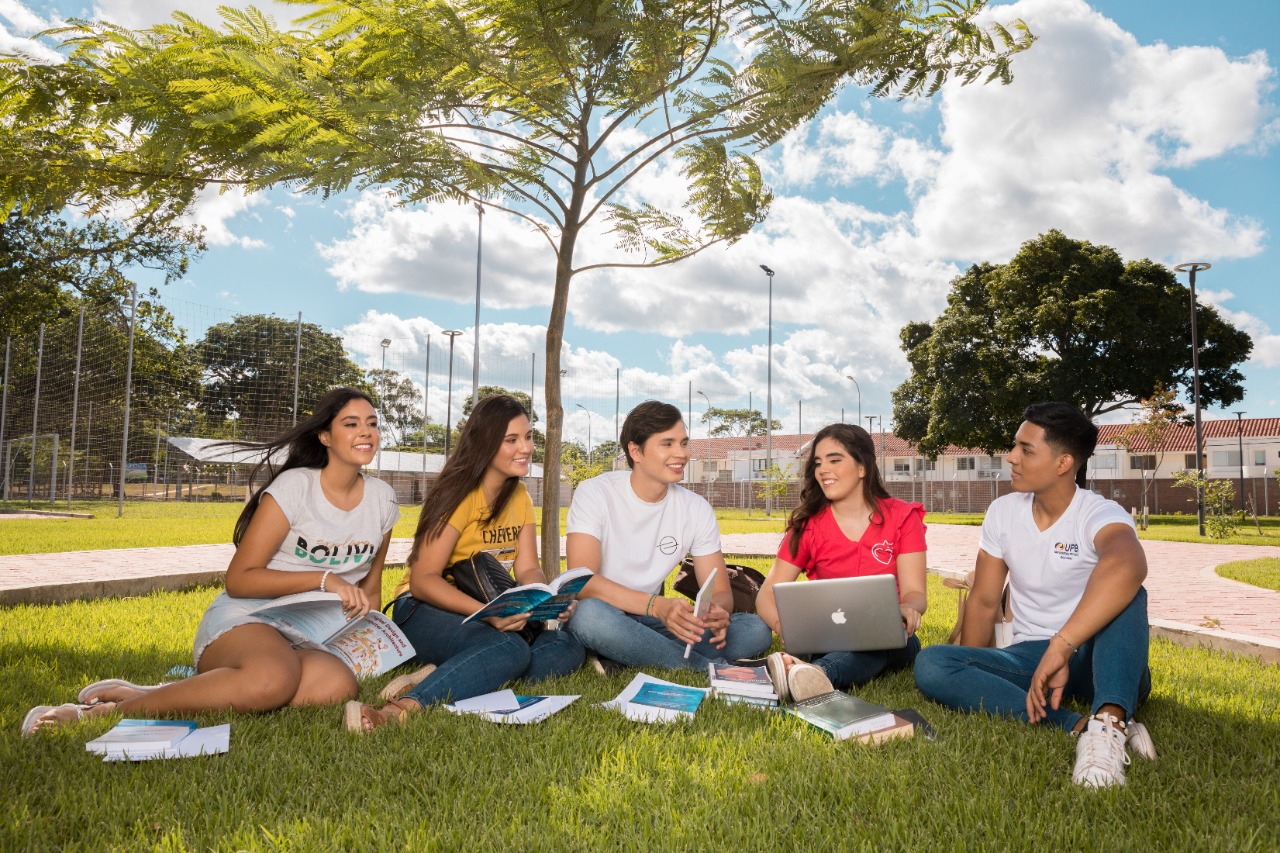 La Universidad Privada Boliviana, Sofía, Grupo Roda, Red Uno y Aguaí ...
