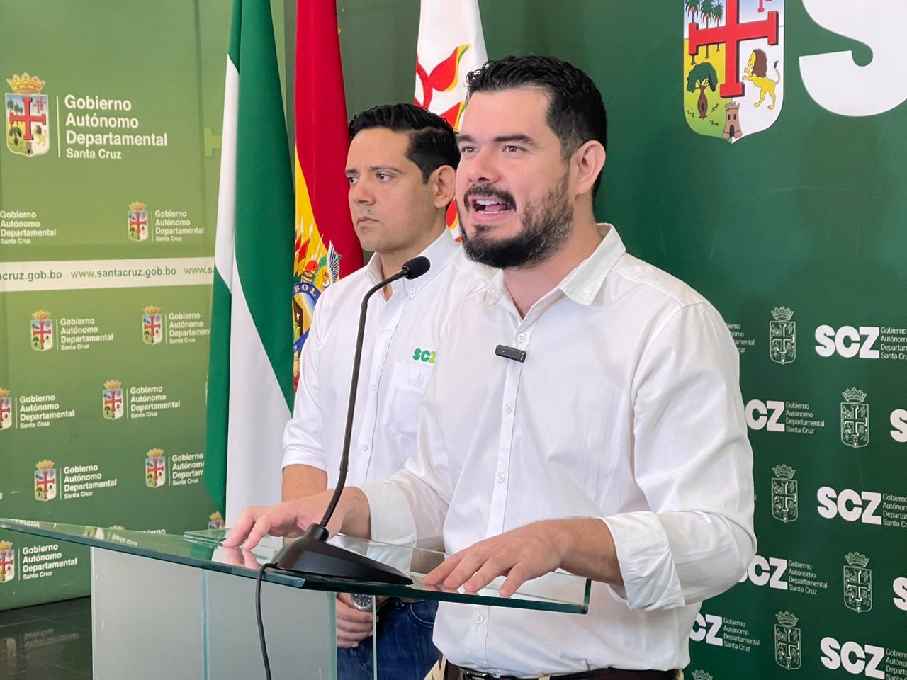 Efraín Suárez: "Camacho continuará peleando por el agua de los cruceños ...