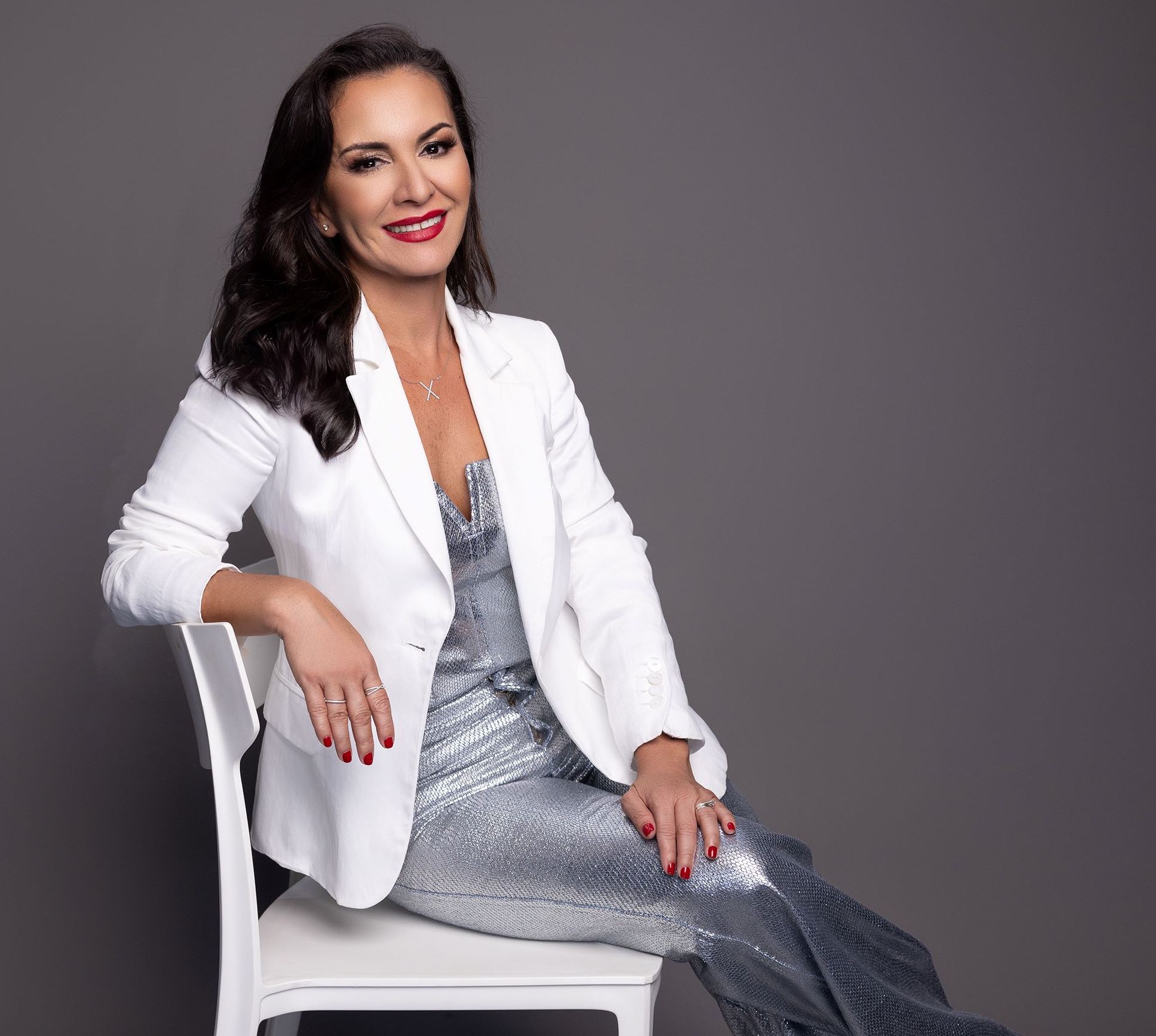 Ximena Ximena celebra sus 21 años con su página web renovada - URBE BOLIVIA
